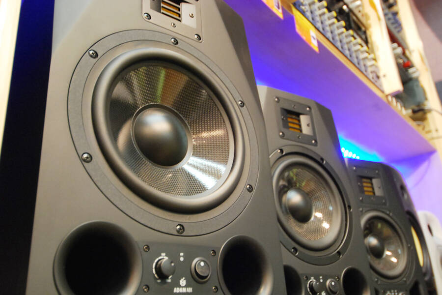 A8X入荷、ついにAXシリーズが出揃いました！！先代A7を踏襲するA8XのサウンドはRock oNで試聴可能です！！ | Rock oN ...